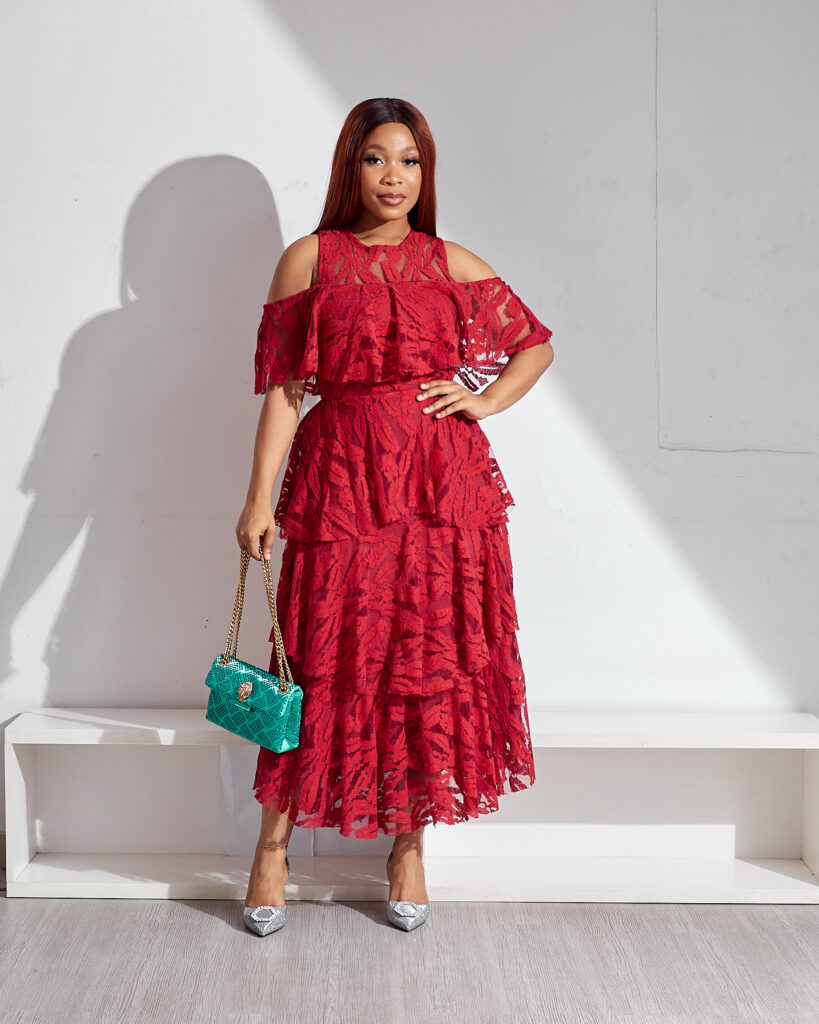 SASHES X HIDES BERRY CHANTILLY COLD SHOUDER LAYERED DRESS - Debrasgrace