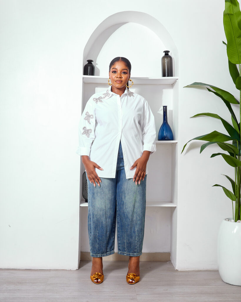 WHITE EMBELLISHED BOW DETAIL OVERSIZED SHIRT - Debrasgrace